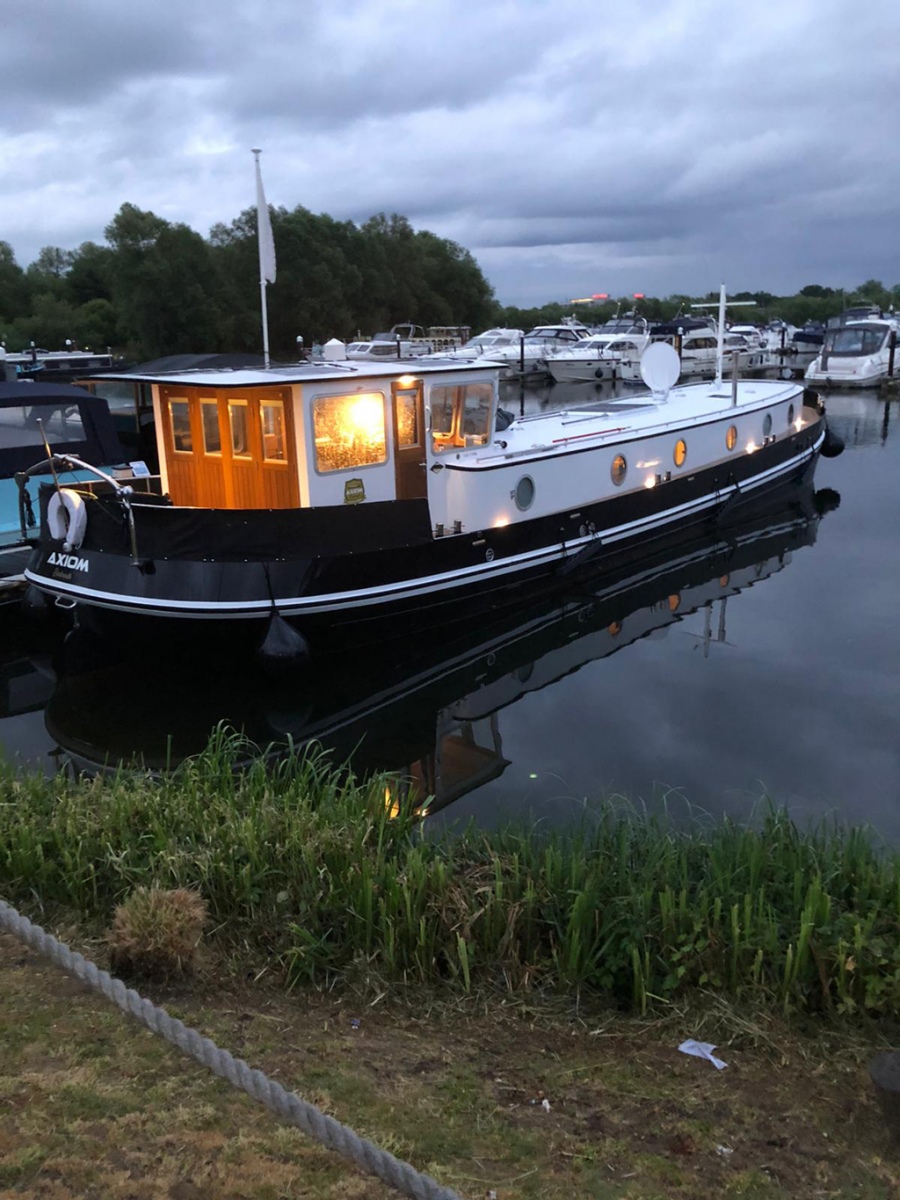 AXIOM 60 MOTOR CLASS PIPER DUTCH BARGE - Piper Boats | Dutch Barge Builders